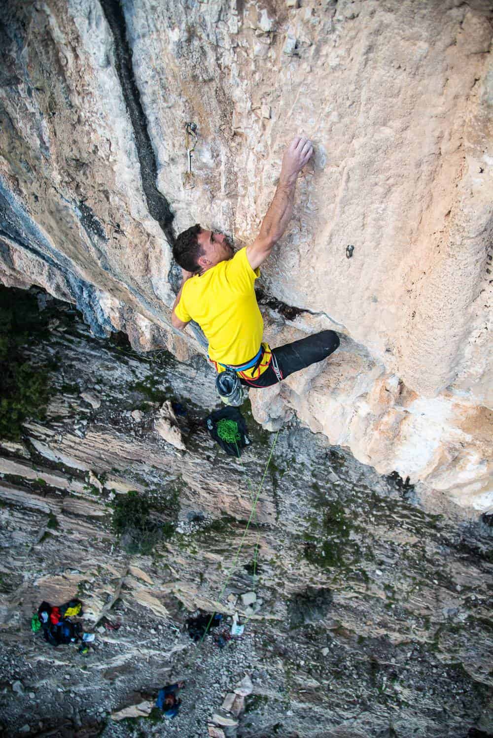 Andrea-Ratti-sends-Pumping-iron-7c-at-Cengia-Giradili-crag-in-Sardinia ...